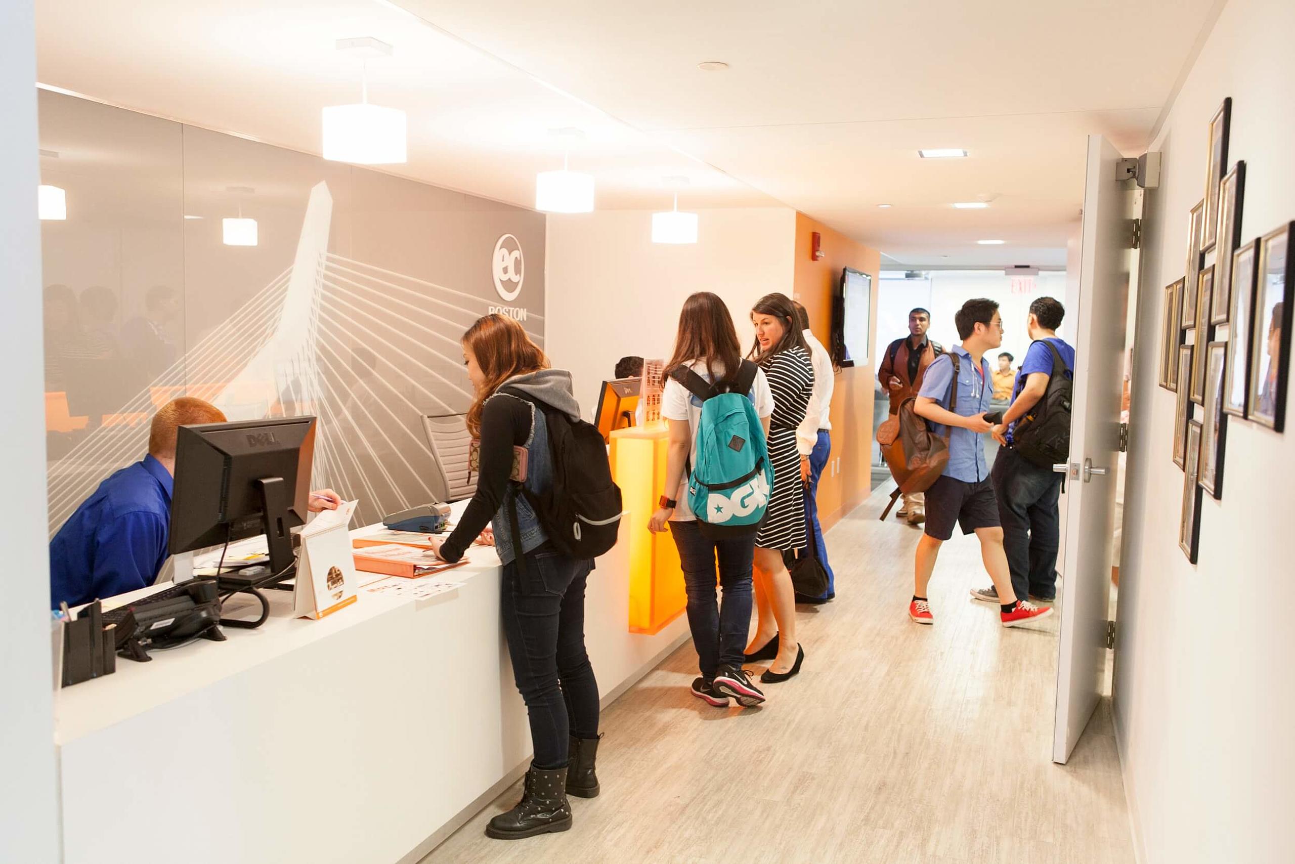 Kurse & Unterkünfte EC Boston